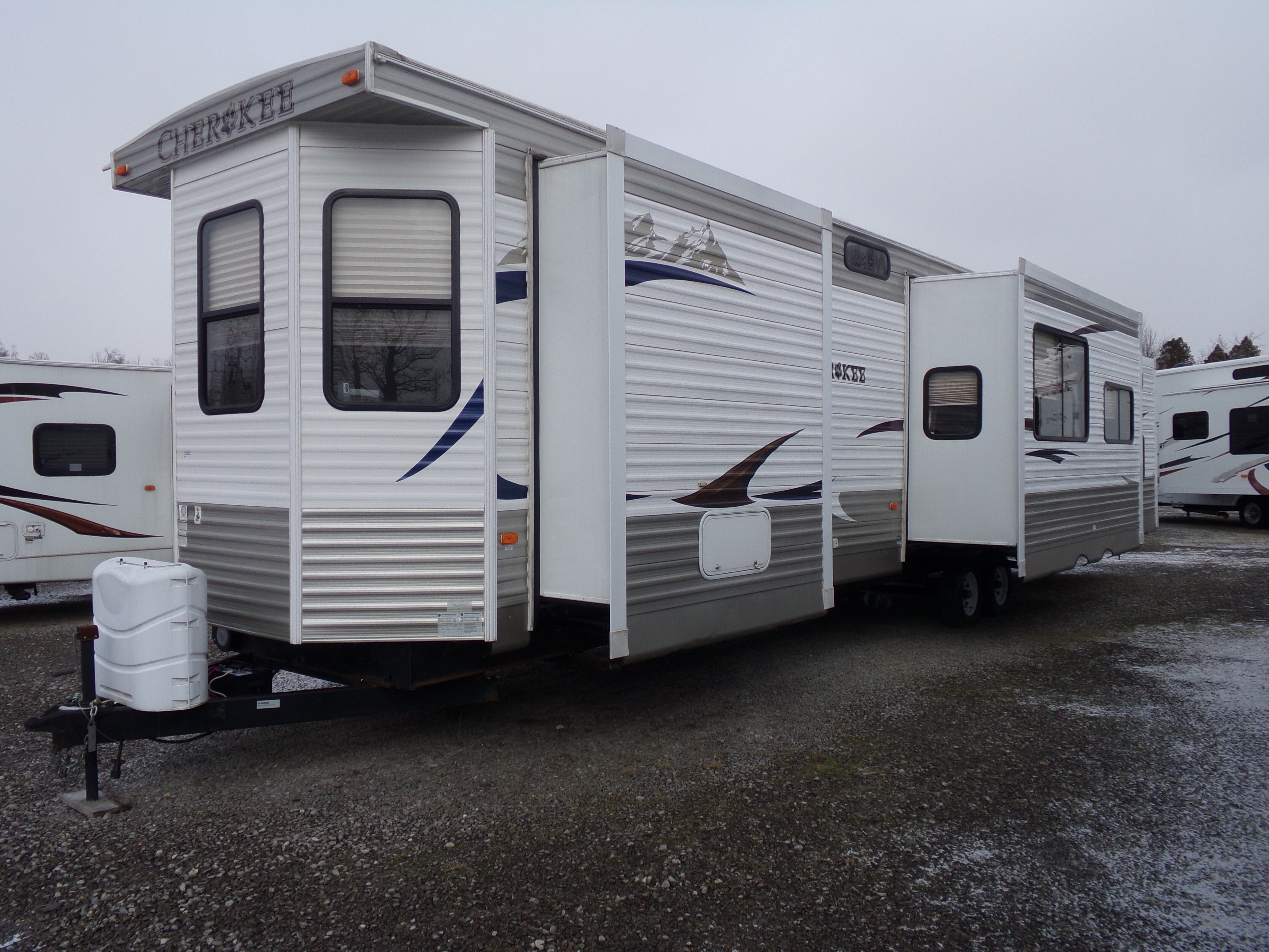 2013 Forest River Cherokee 39H For Sale in Harrisville, PA - RV Trader