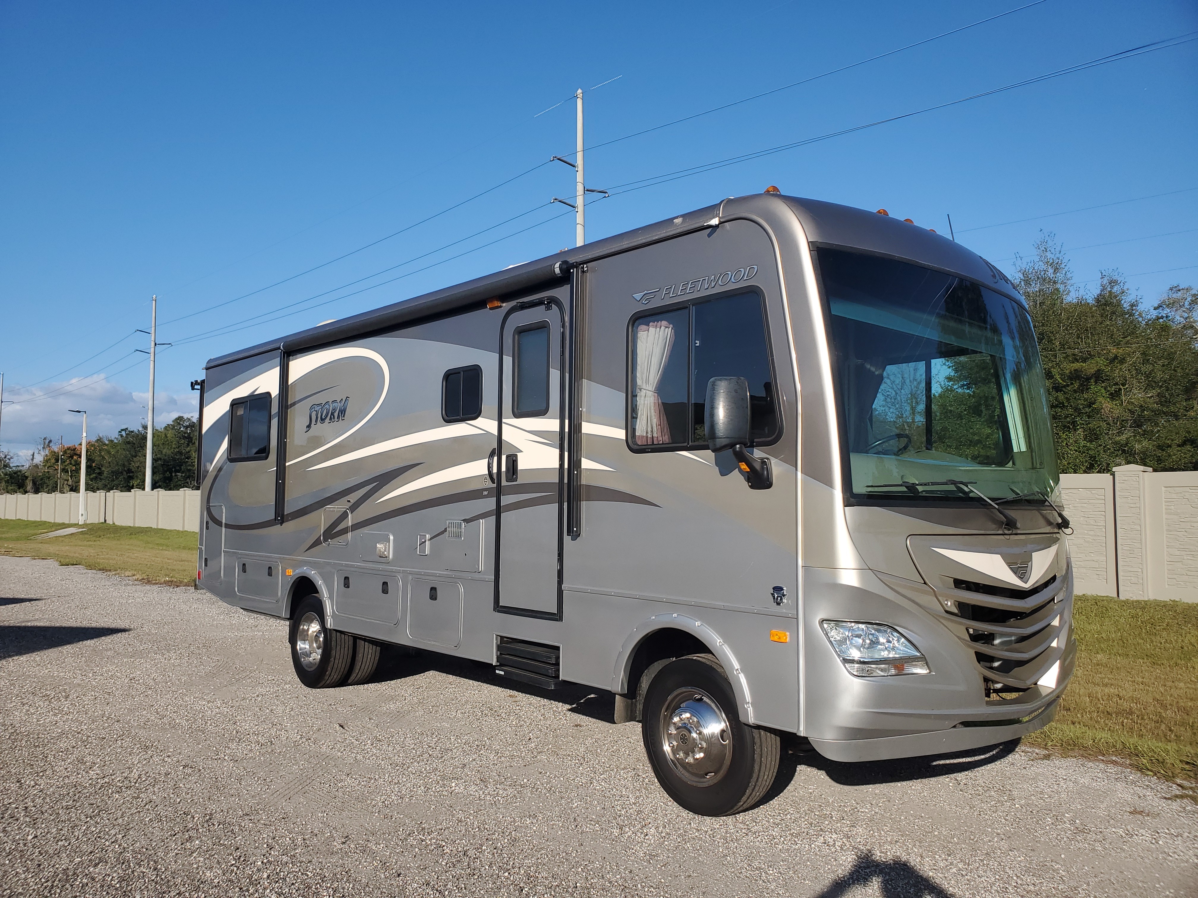 2014 Fleetwood STORM 28F, Longwood FL - 5014454903 - RVtrader.com