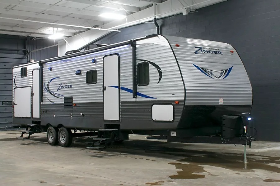 Used 2017 Crossroads Zinger ZR33SB For Sale in Okeechobee, FL ...