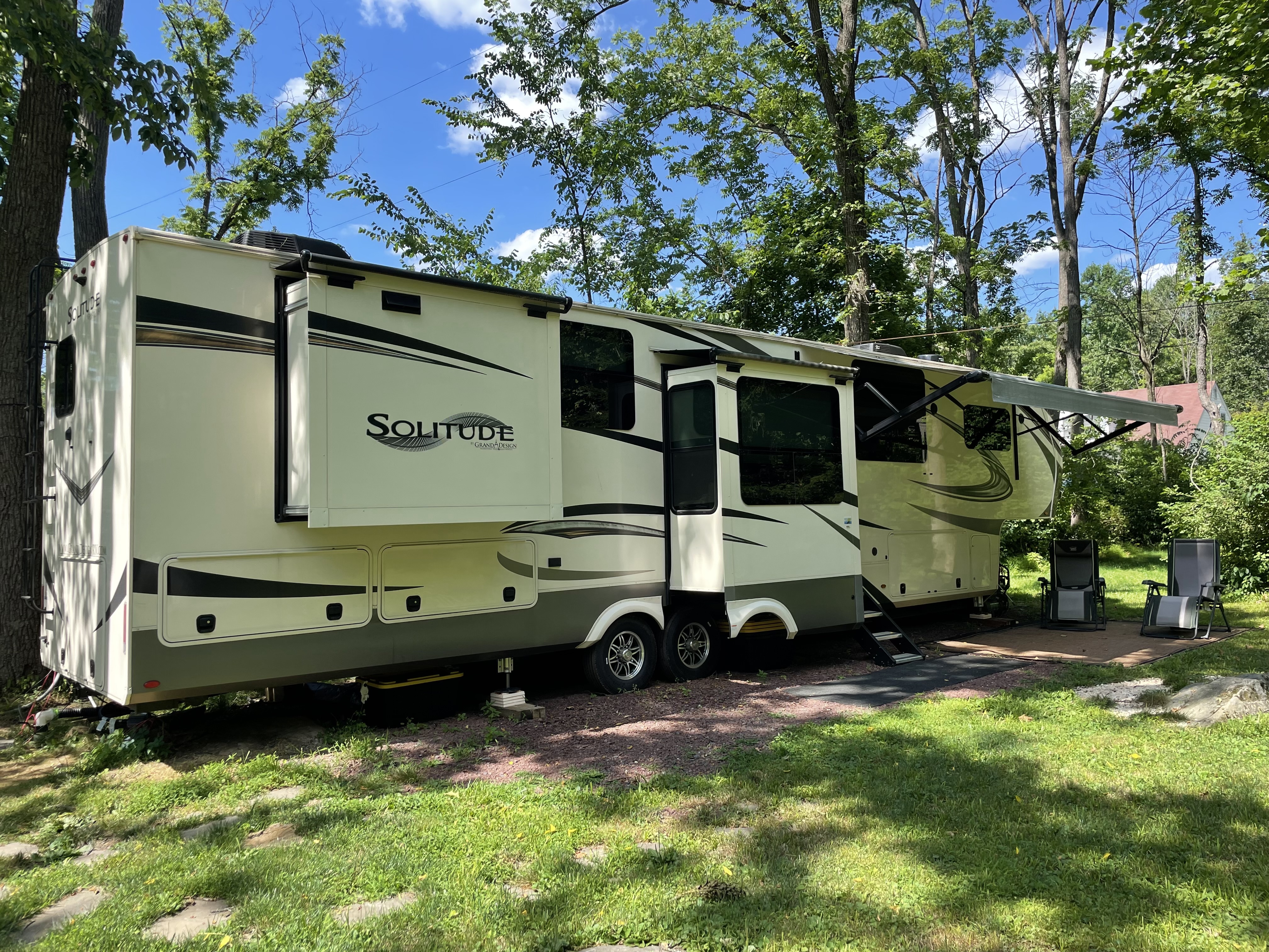 Solitude 390RK/390RK-R For Sale - Grand Design Fifth Wheels Near Me ...