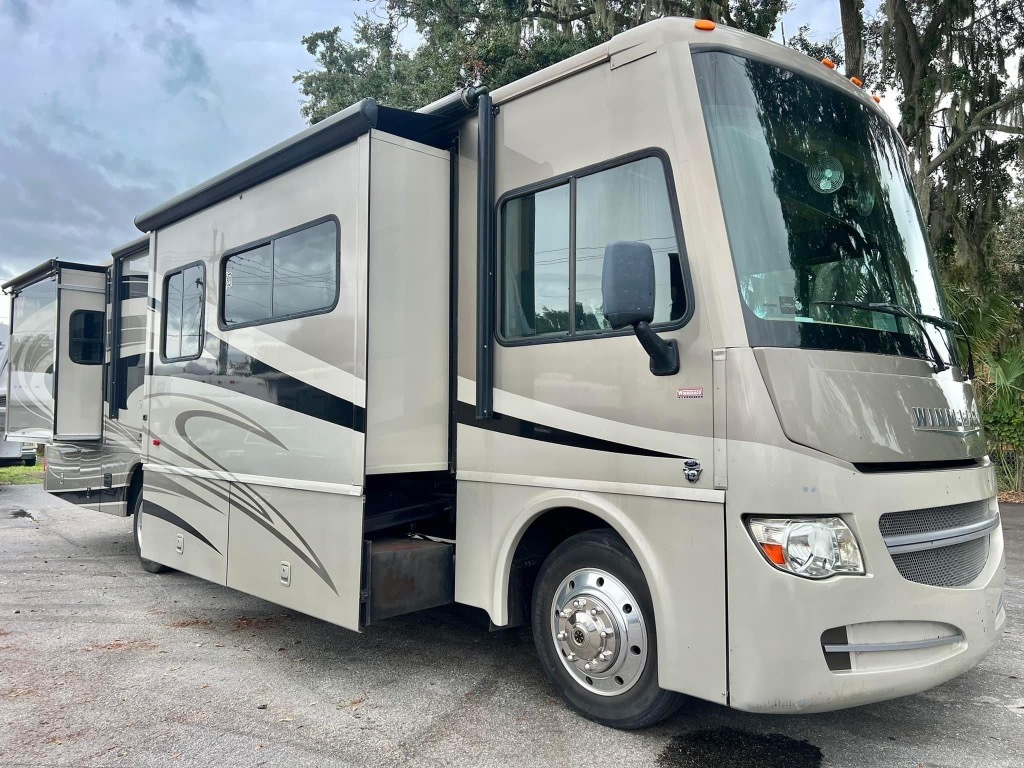 New 2014 Winnebago 33C 33C For Sale in Lakeland, FL - 5023316842 - RV ...