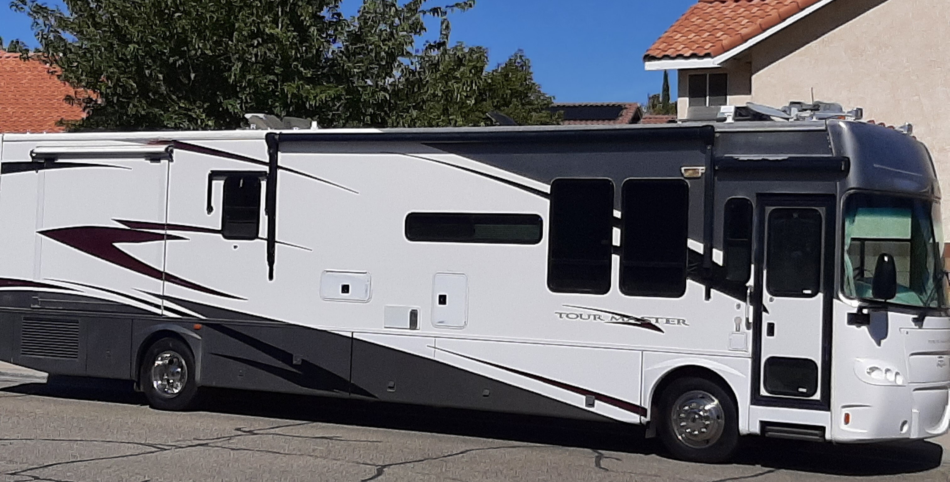 Gulf Stream Bounty Hunter Class A Motorhome Toy Hauler - Home Alqu