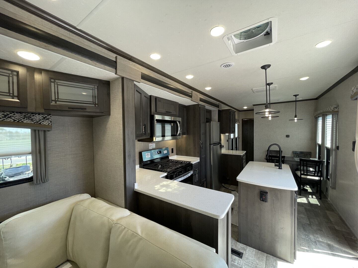 2023 Hy-Line HY44IKDN For Sale in Benton - RV Trader