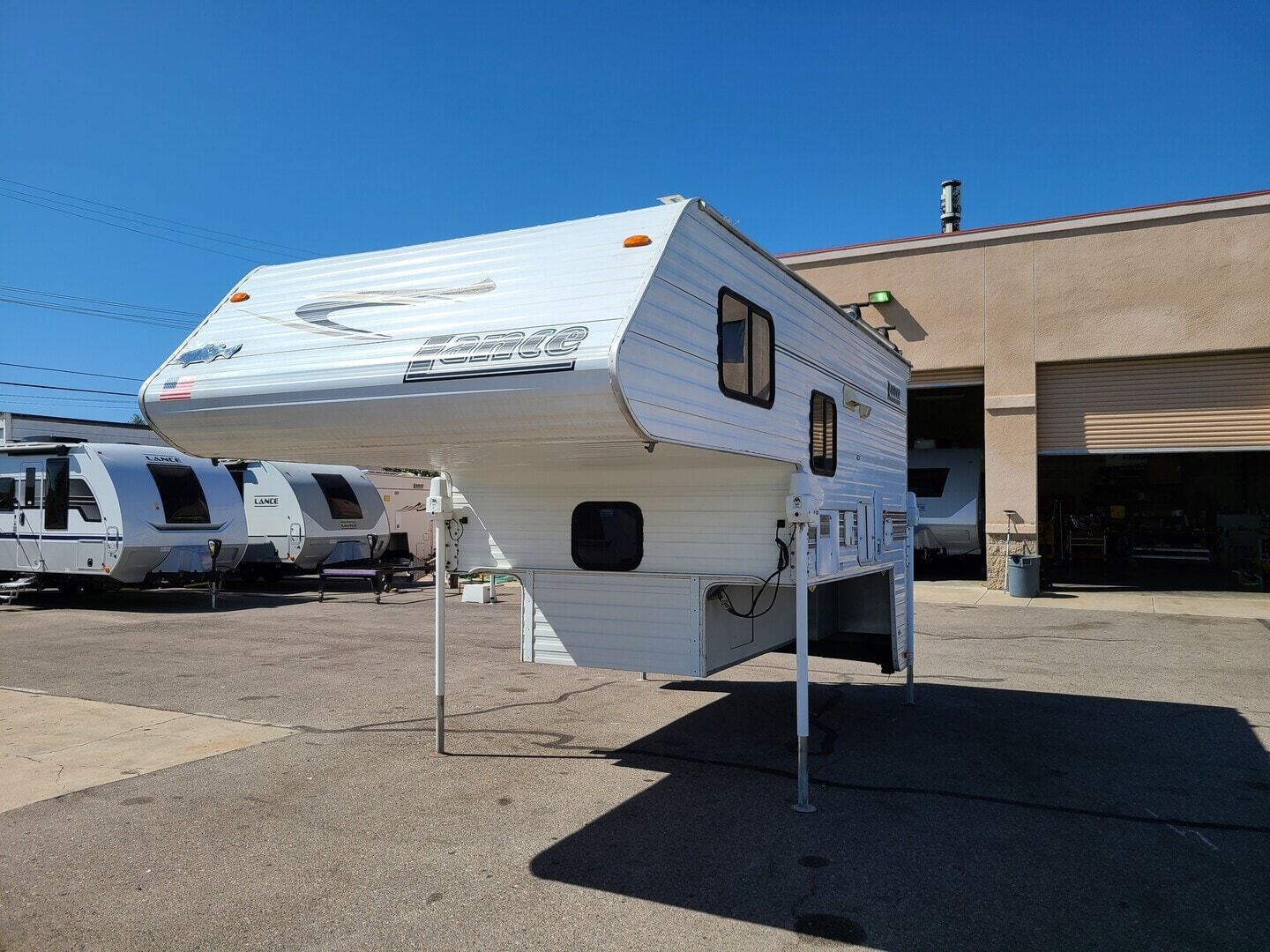 915 For Sale - Lance Truck Camper RVs - Truck Campers - RV Trader