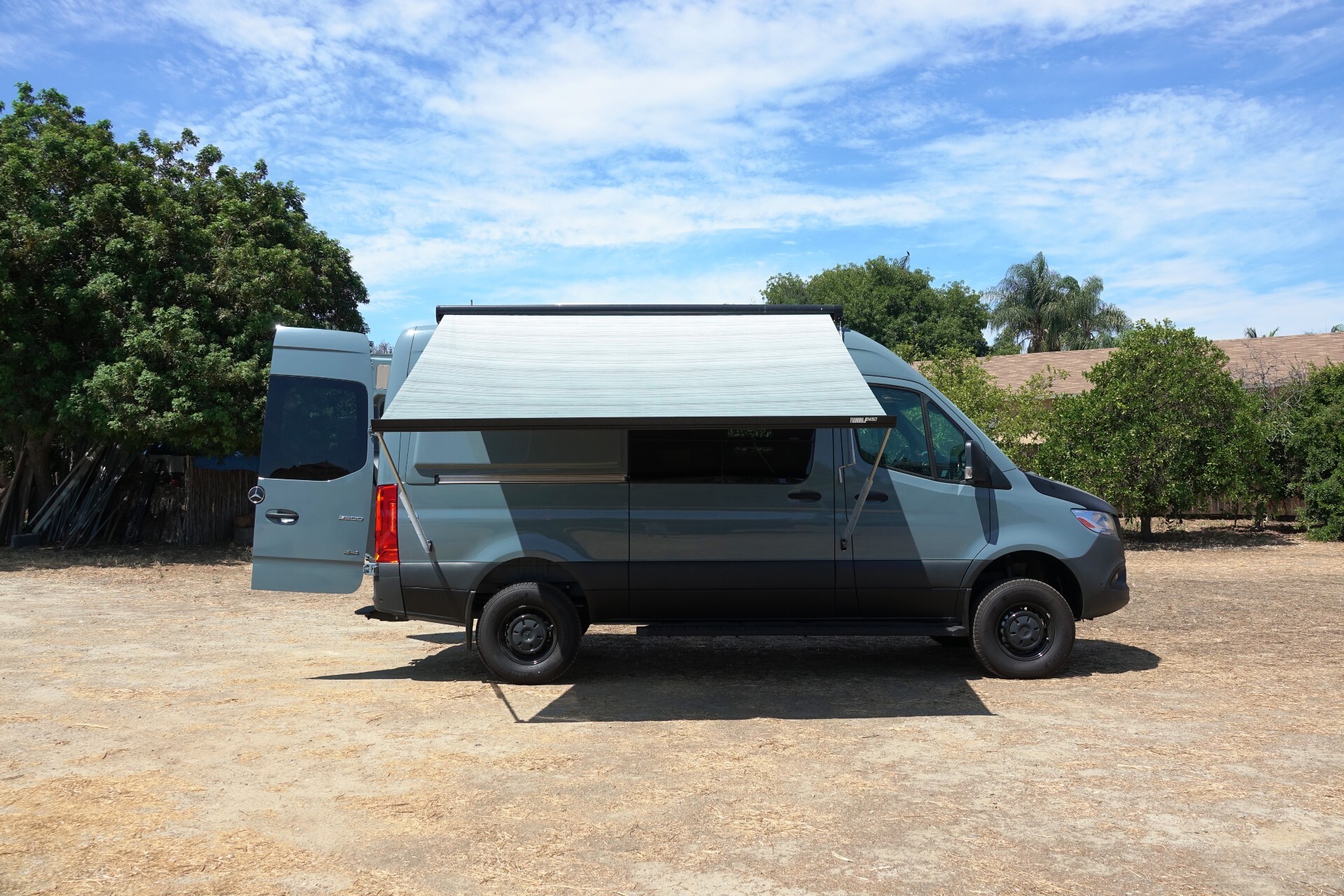 Used Sprinter 144 4X4 For Sale - Mercedes-Benz Class B RVs - Class B ...