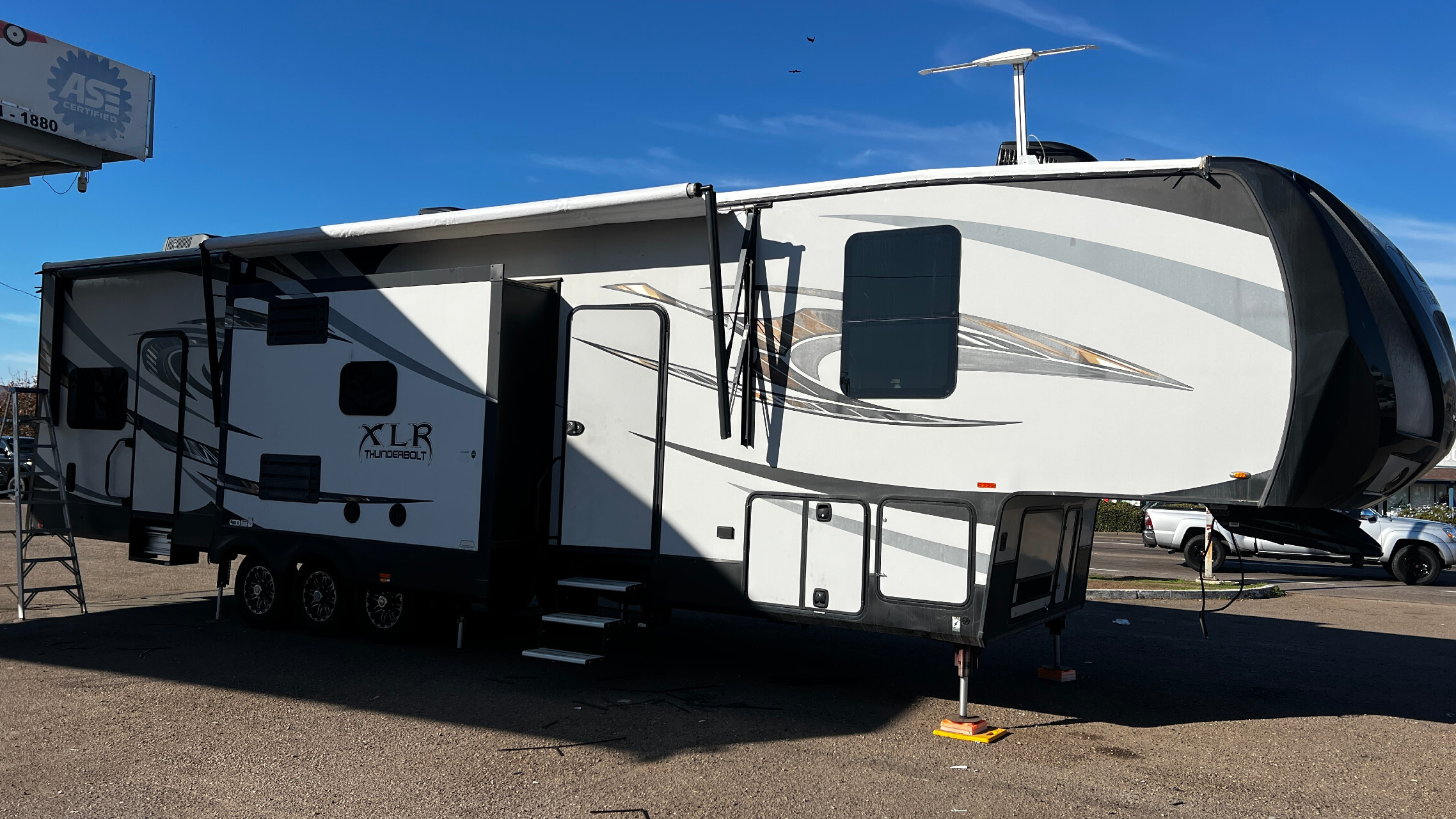 Xlr Thunderbolt For Sale - Forest River Toy Hauler RVs - Toy Haulers ...