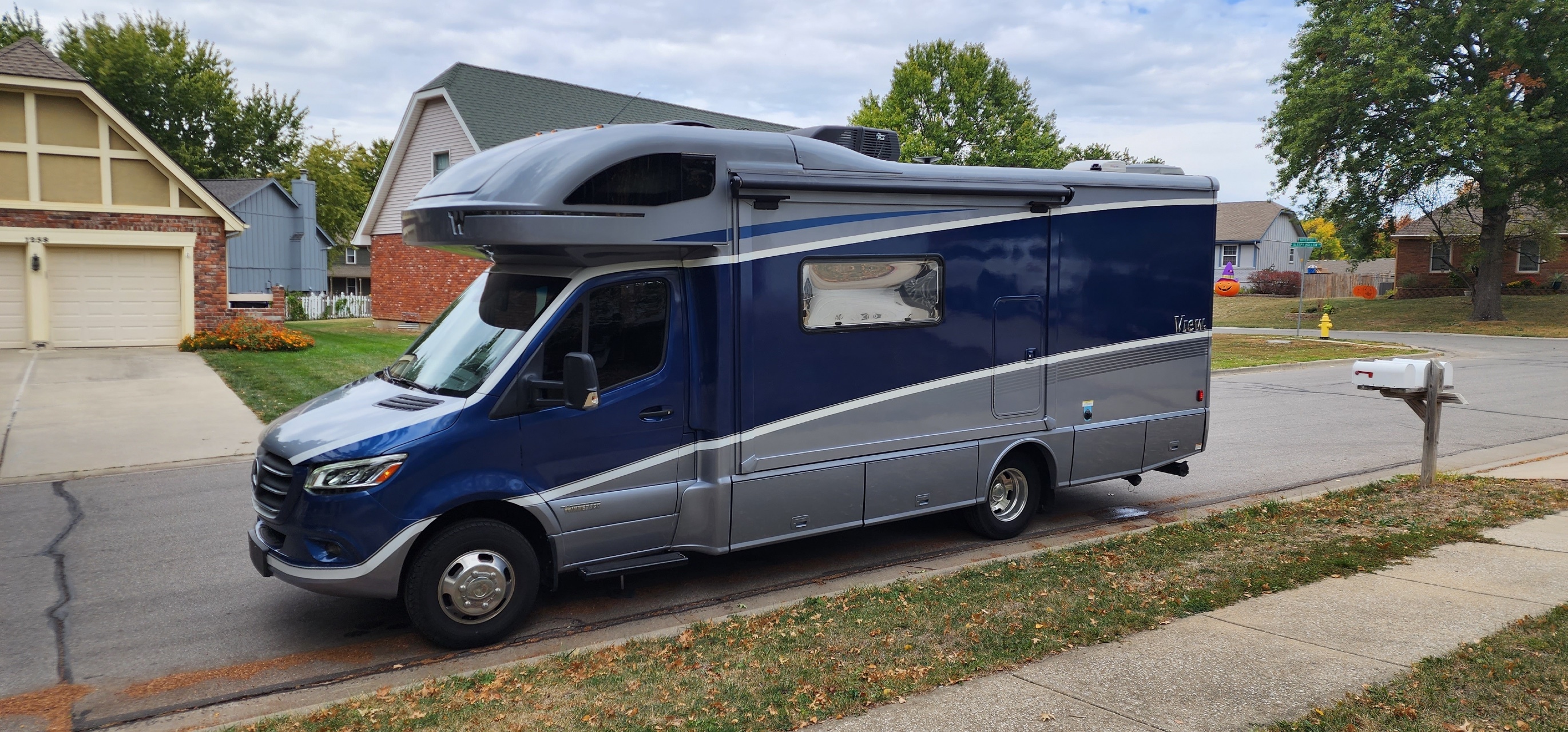 2021-2023 View For Sale - Winnebago Class A RVs - Class A Motorhomes ...