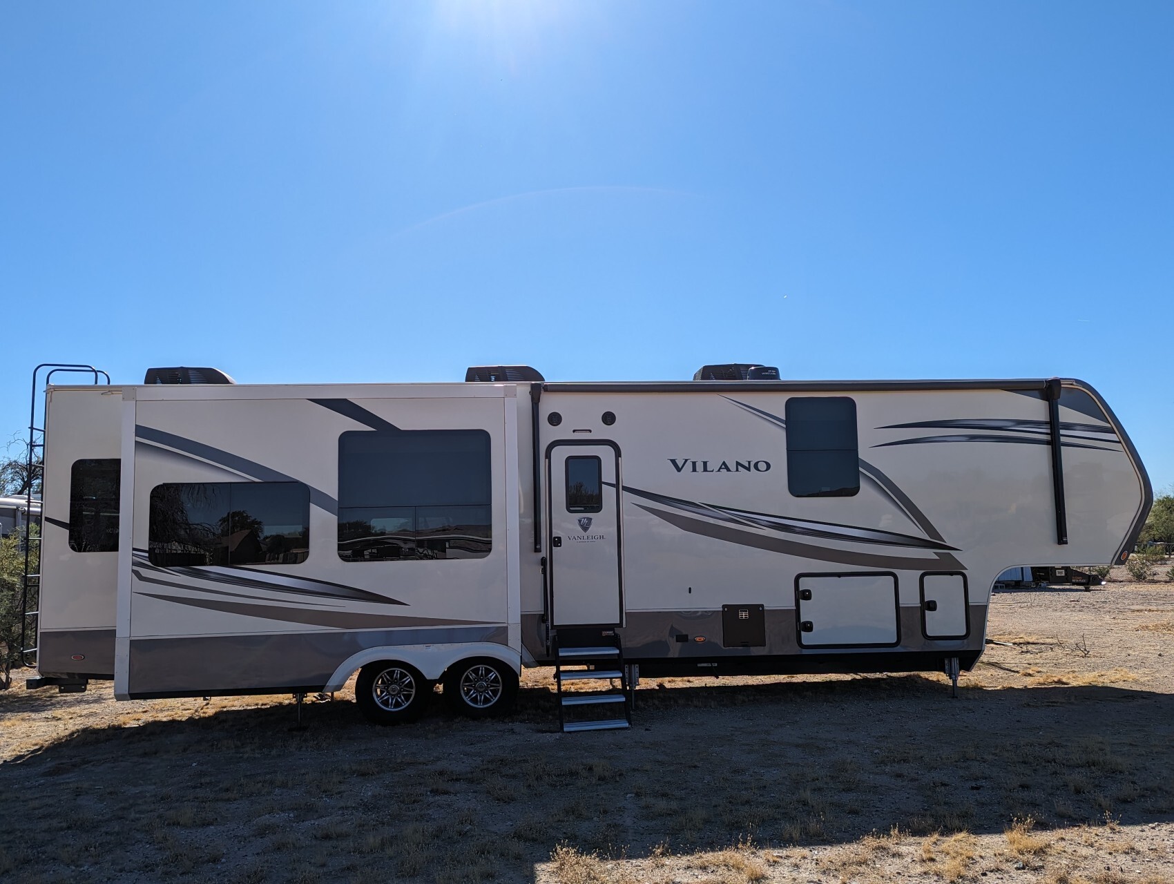 Arizona - Used 2022-2026 369FB Vilano For Sale - Vanleigh Fifth Wheel ...