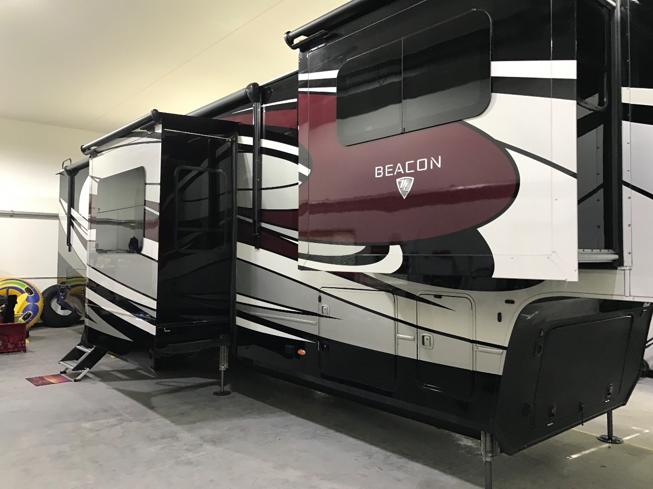 41FLB Beacon For Sale - Vanleigh Fifth Wheel RVs - Fifth Wheels - RV Trader