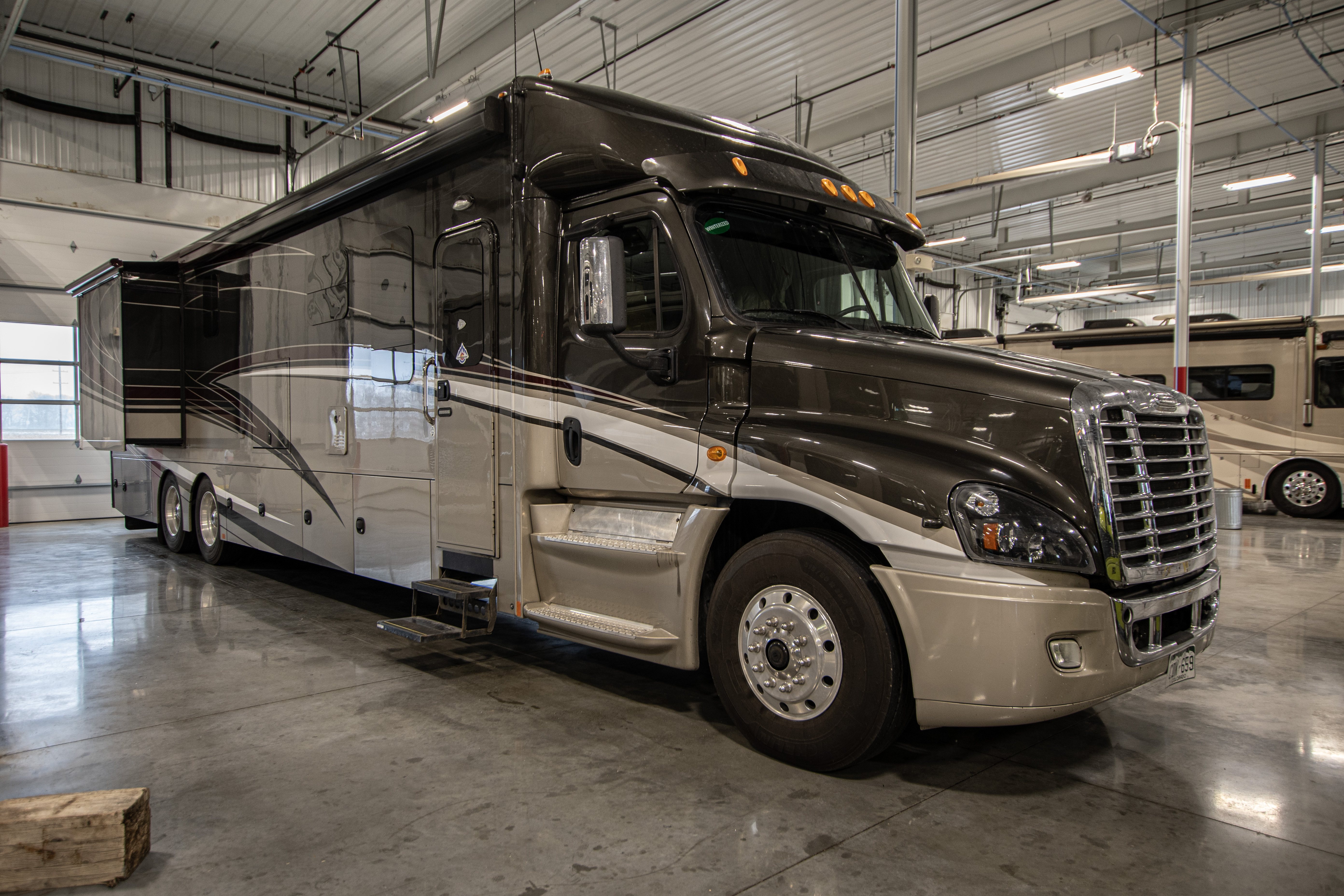 Explorer Xl For Sale - Renegade Class C RVs - Class C Motorhomes - RV ...