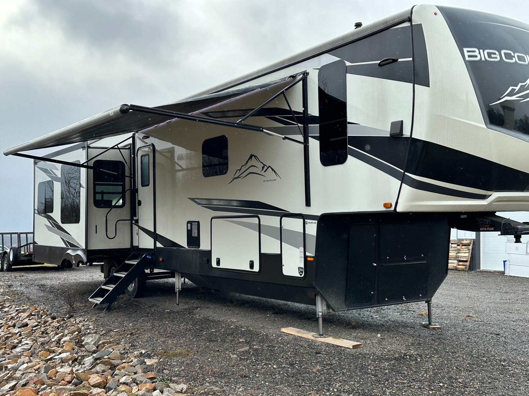 3705FB Big Country For Sale - Heartland RVs - RV Trader