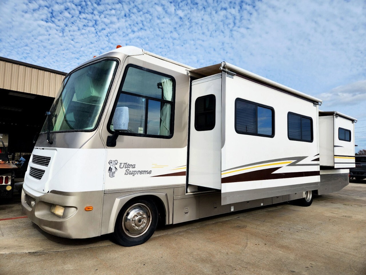 Gulf Stream Bounty Hunter Class A Motorhome Toy Hauler - Home Alqu