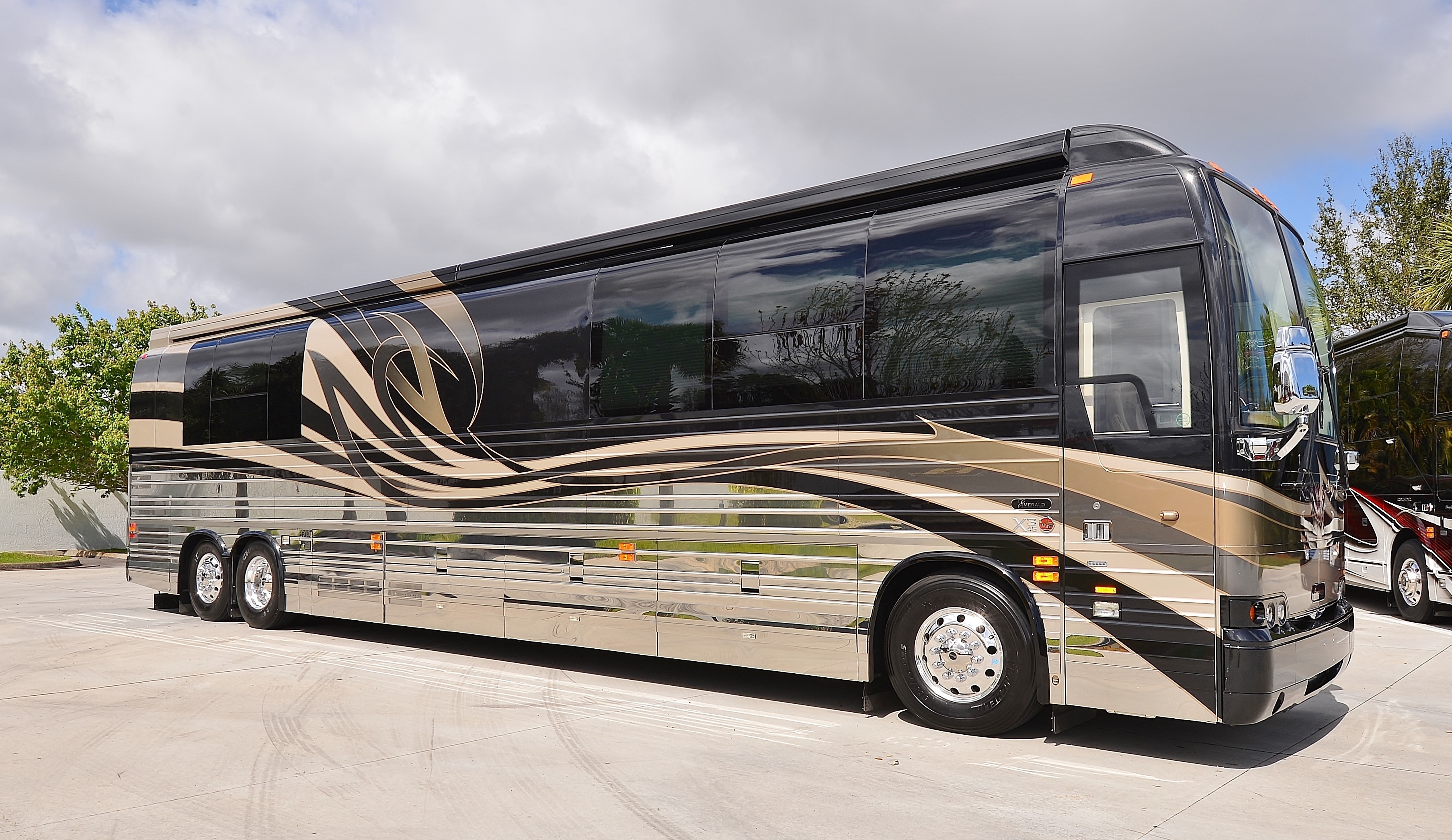 Emerald Luxury Coach For Sale - Emerald Luxury Coach RVs - RV Trader