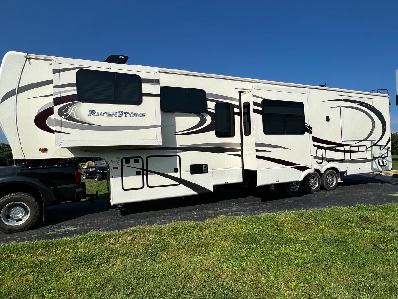 39FKTH Riverstone For Sale - Forest River Fifth Wheel RVs - Fifth ...