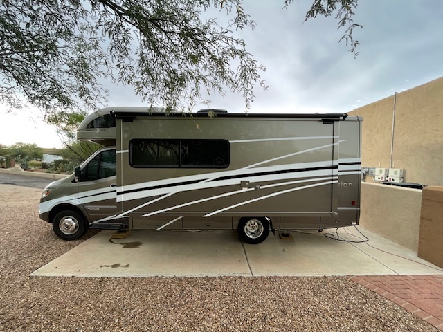 Indiana - Used 24D Navion For Sale - Winnebago Class C RVs - Class C ...