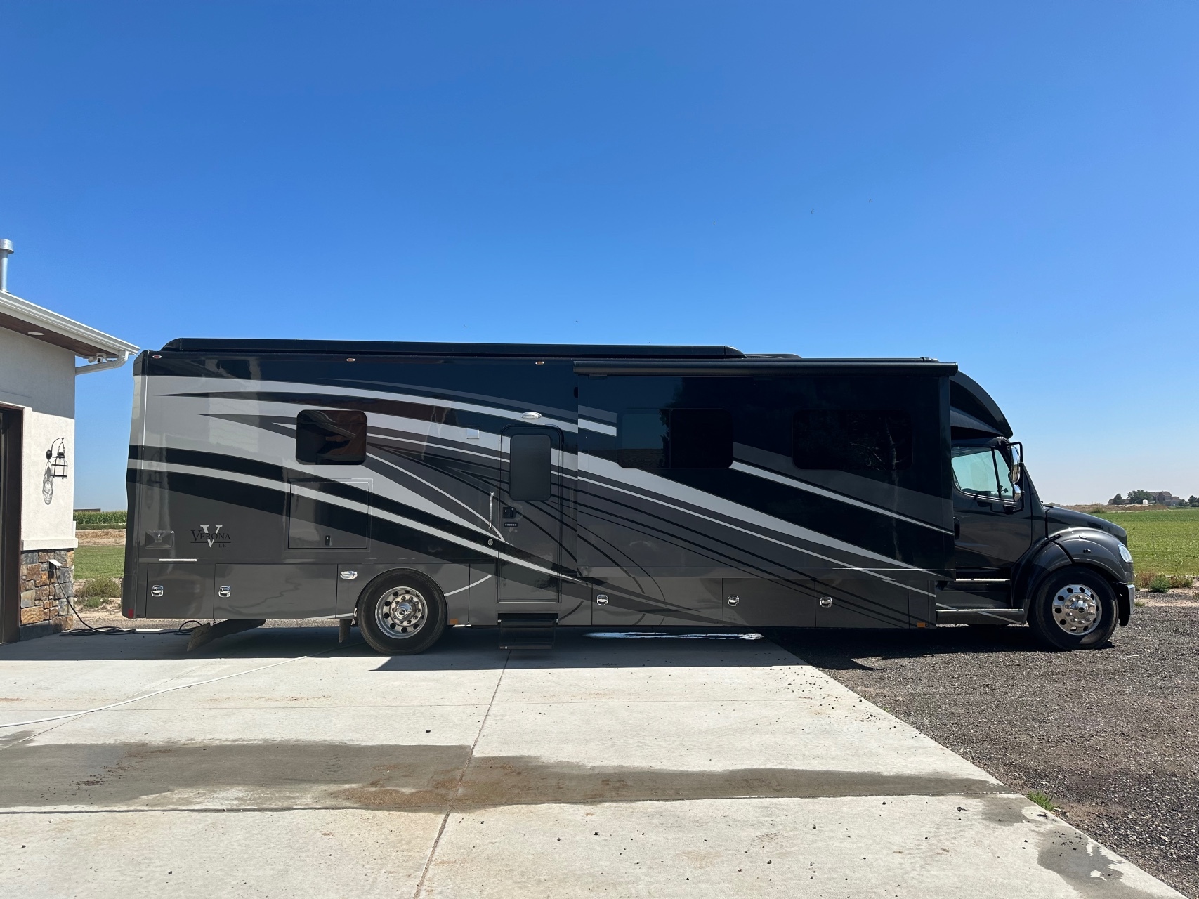 Verona Le For Sale - Renegade RVs - RV Trader