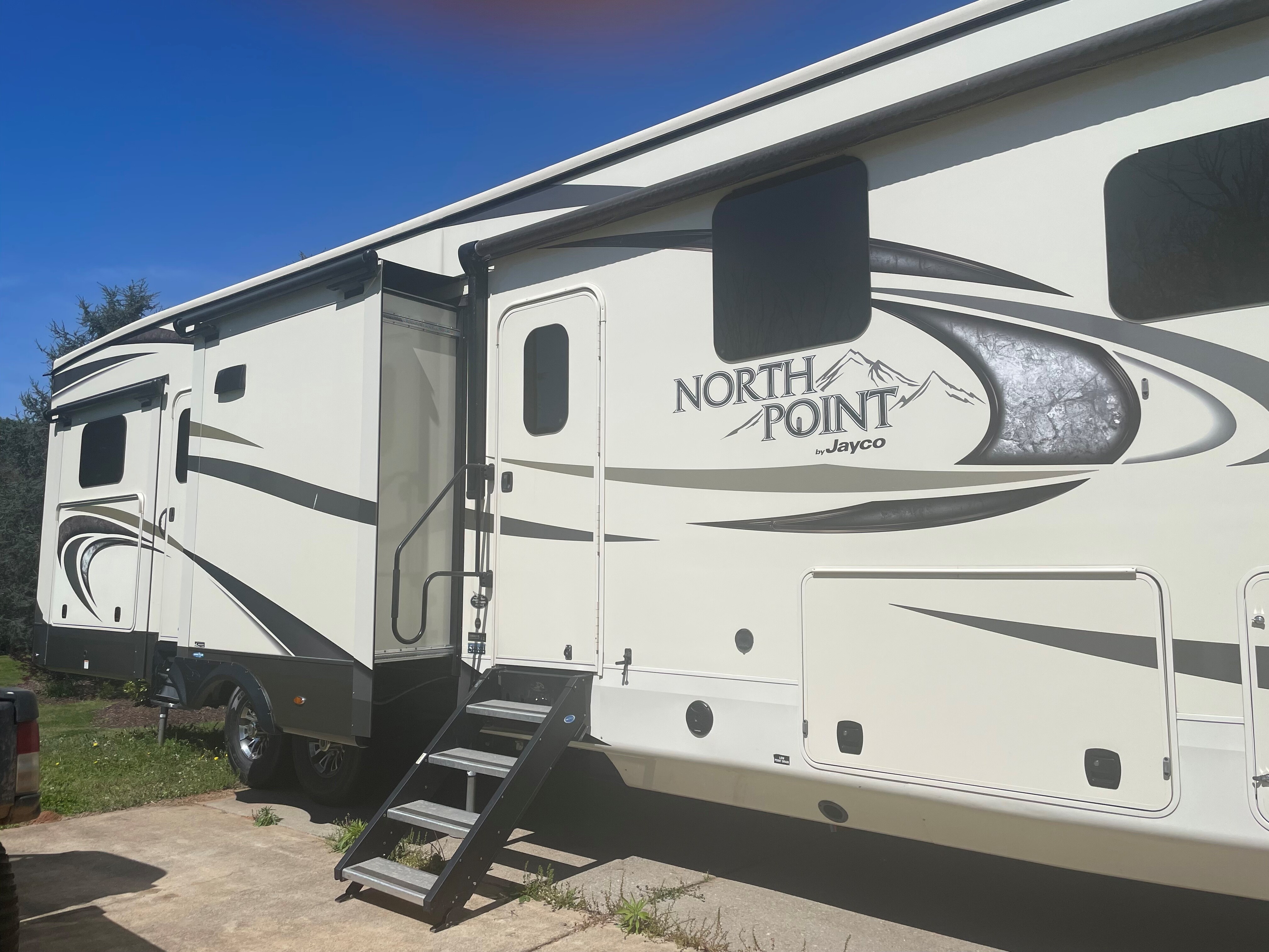 375BHFS North Point For Sale - Jayco RVs - RV Trader