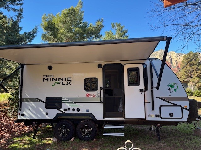 Holton, AZ - 2108DS-FLX Micro Minnie Flx For Sale - Winnebago Travel ...