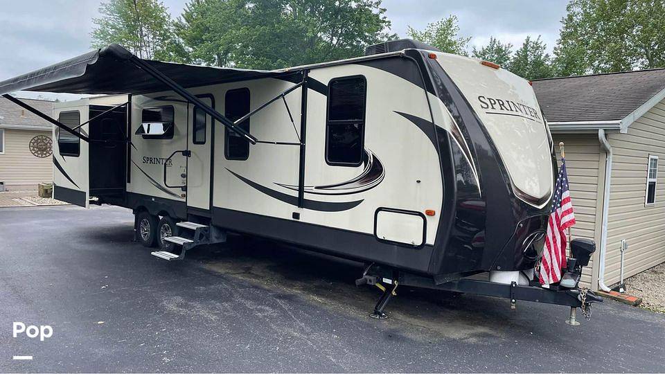 2017 Sprinter Fifth Wheel Front Living Room | Baci Living Room